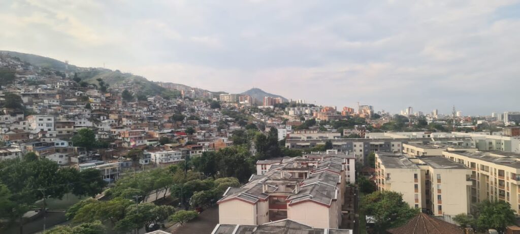 Tour a Siloé en Cali | Historia, Resiliencia y Miradores en Comuna